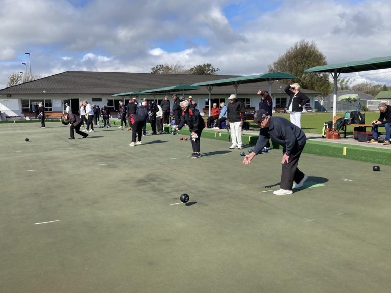 Lincoln Bowling Club – Summer and Winter Lawn Bowls on natural and ...